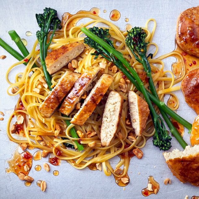 Vegane Filets mit Pasta und Brokkolini | Rügenwalder Mühle