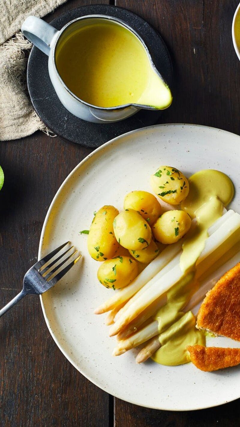 Spargel mit Veganem Mühlen Schnitzel | Rügenwalder Mühle