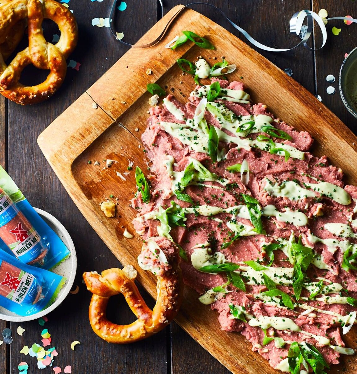 Veganes Mett-Board mit Brezeln | Rügenwalder Mühle